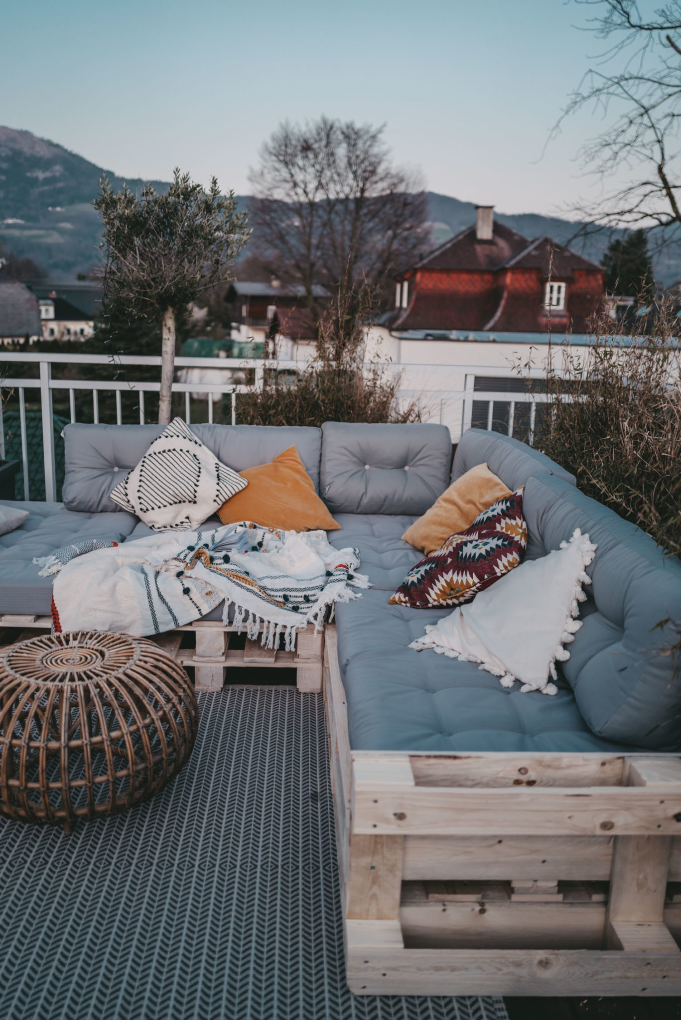 Paletten Couch für die Terrasse - Nina Radman